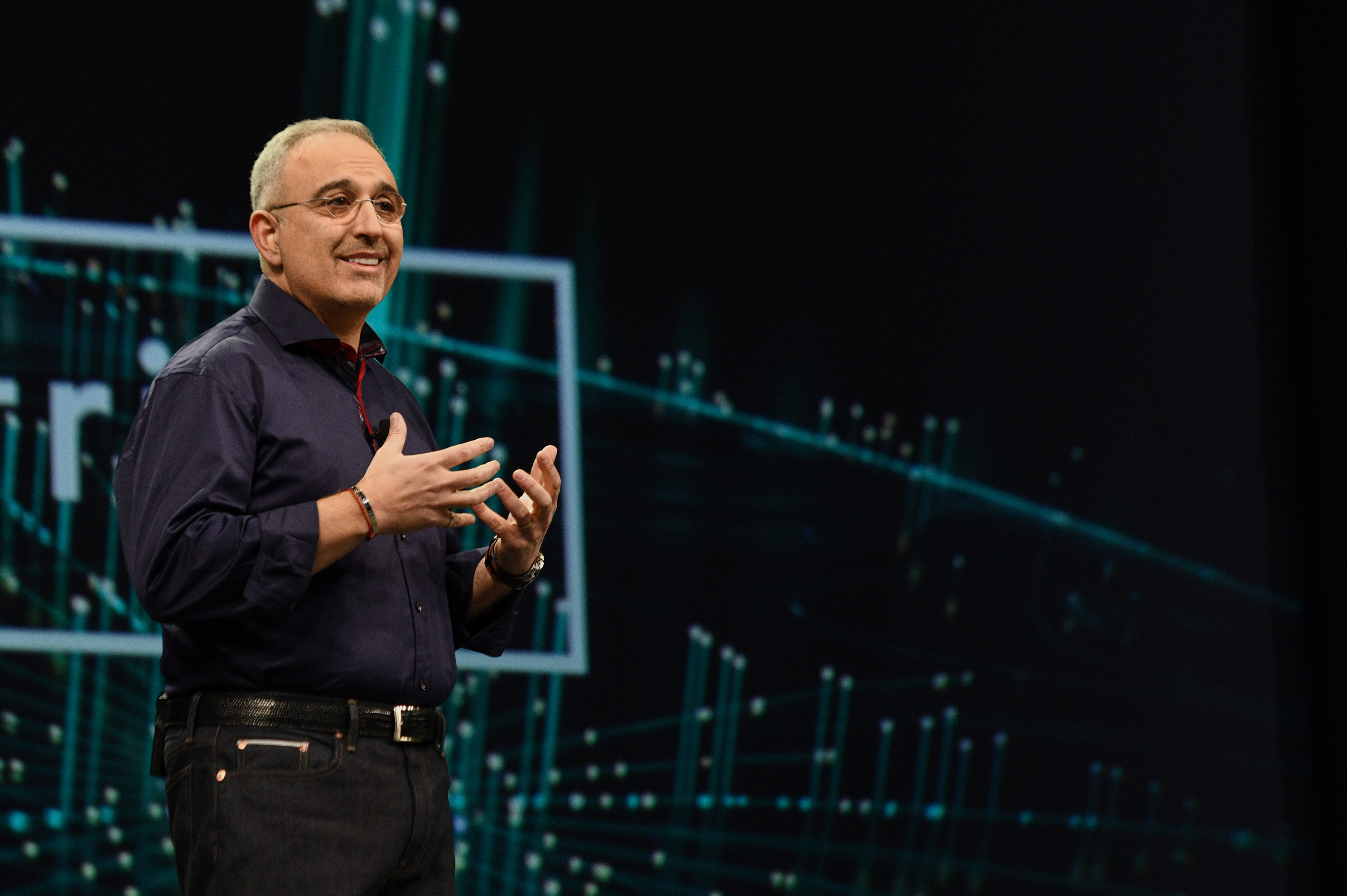 Hewlett Packard Enterprise Surprises With Positive Outlook - Bloomberg
