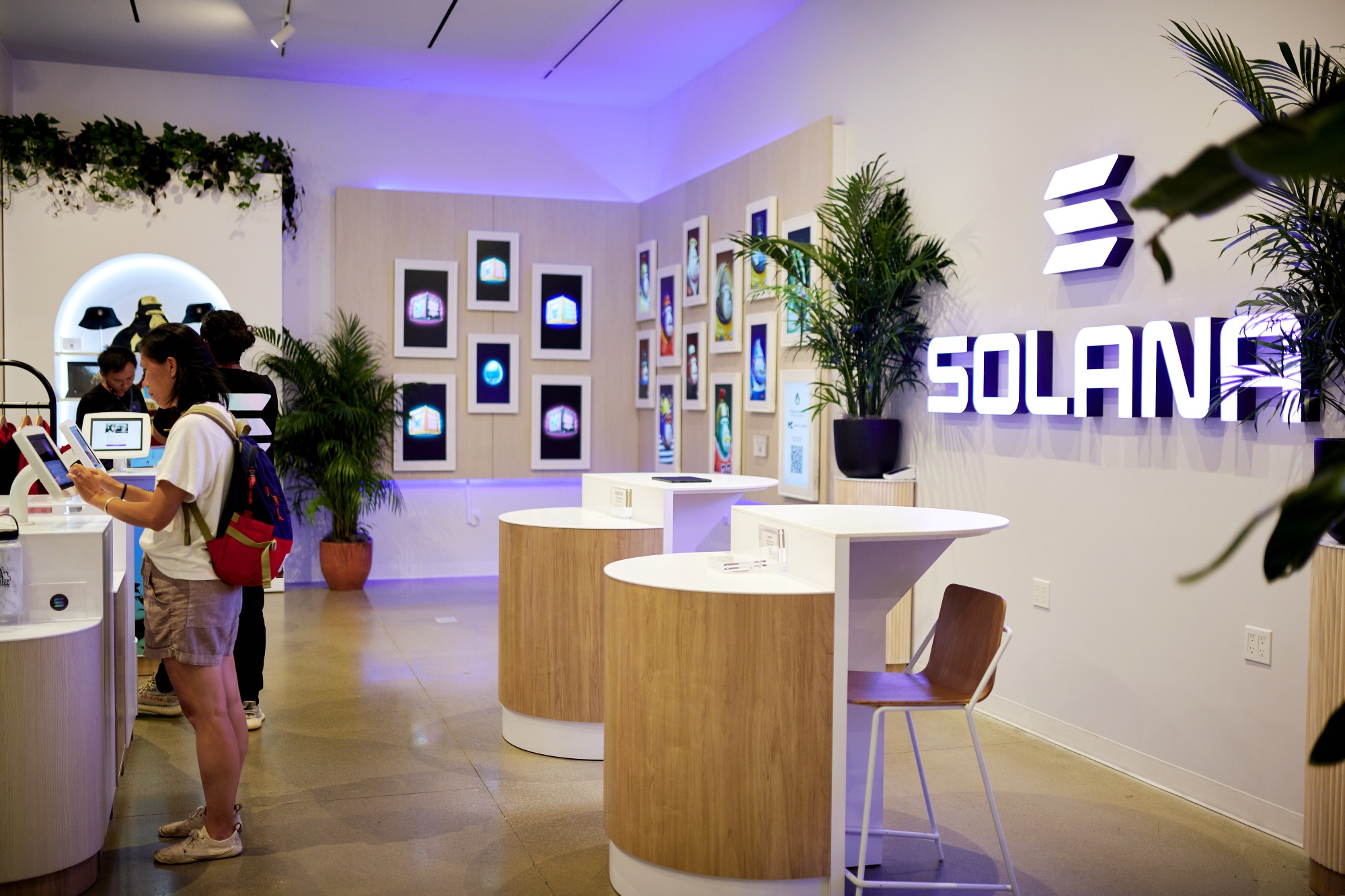 Crypto-Themed Solana Spaces Stores Close in New York, Miami - Bloomberg