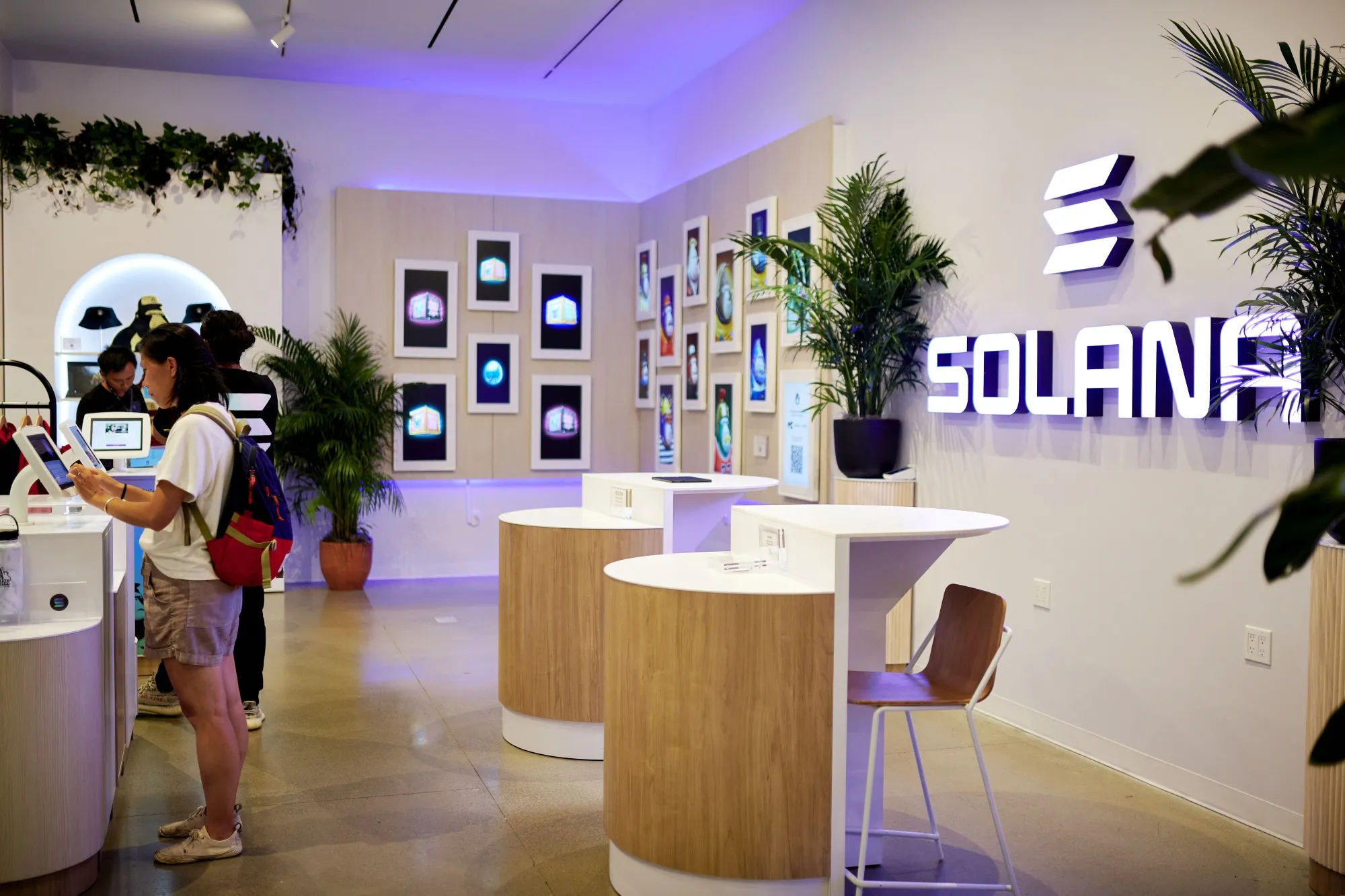 Crypto-Themed Solana Spaces Stores Close in New York, Miami - Bloomberg
