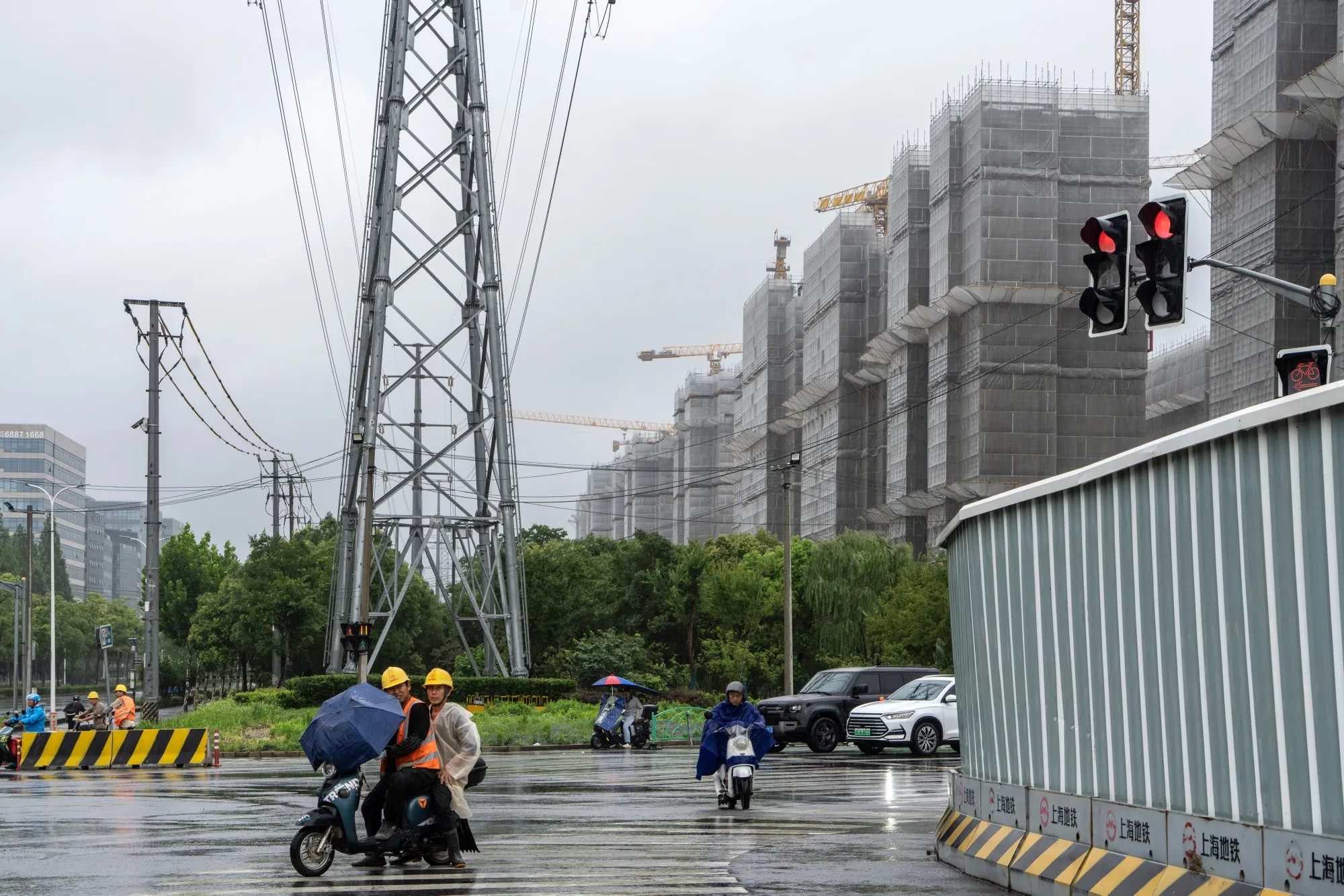 China State Grid Investment Surges in First Two Months of 2026 - Bloomberg