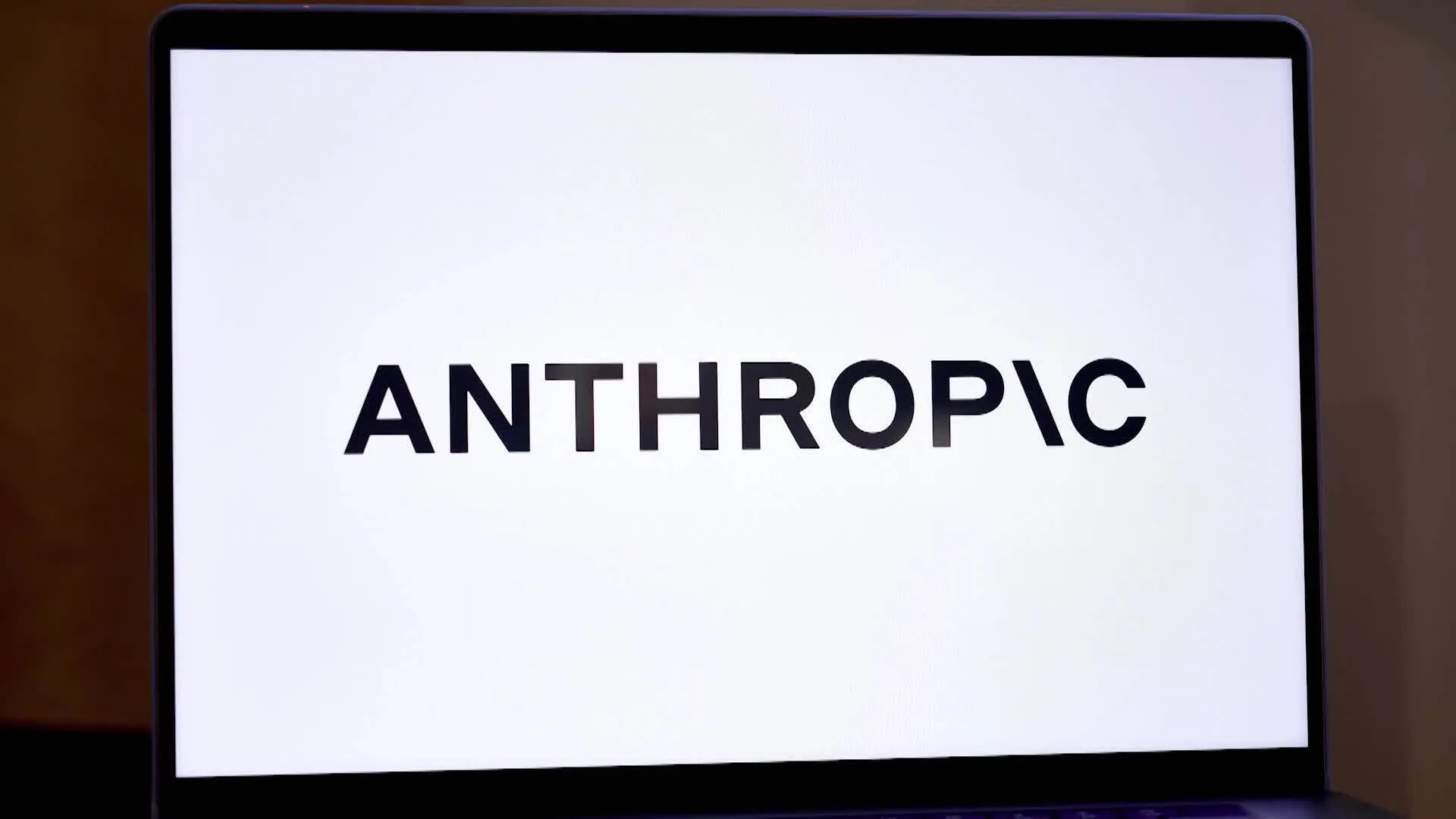Watch Anthropic in Early Talks to Raise $30 Billion - Bloomberg