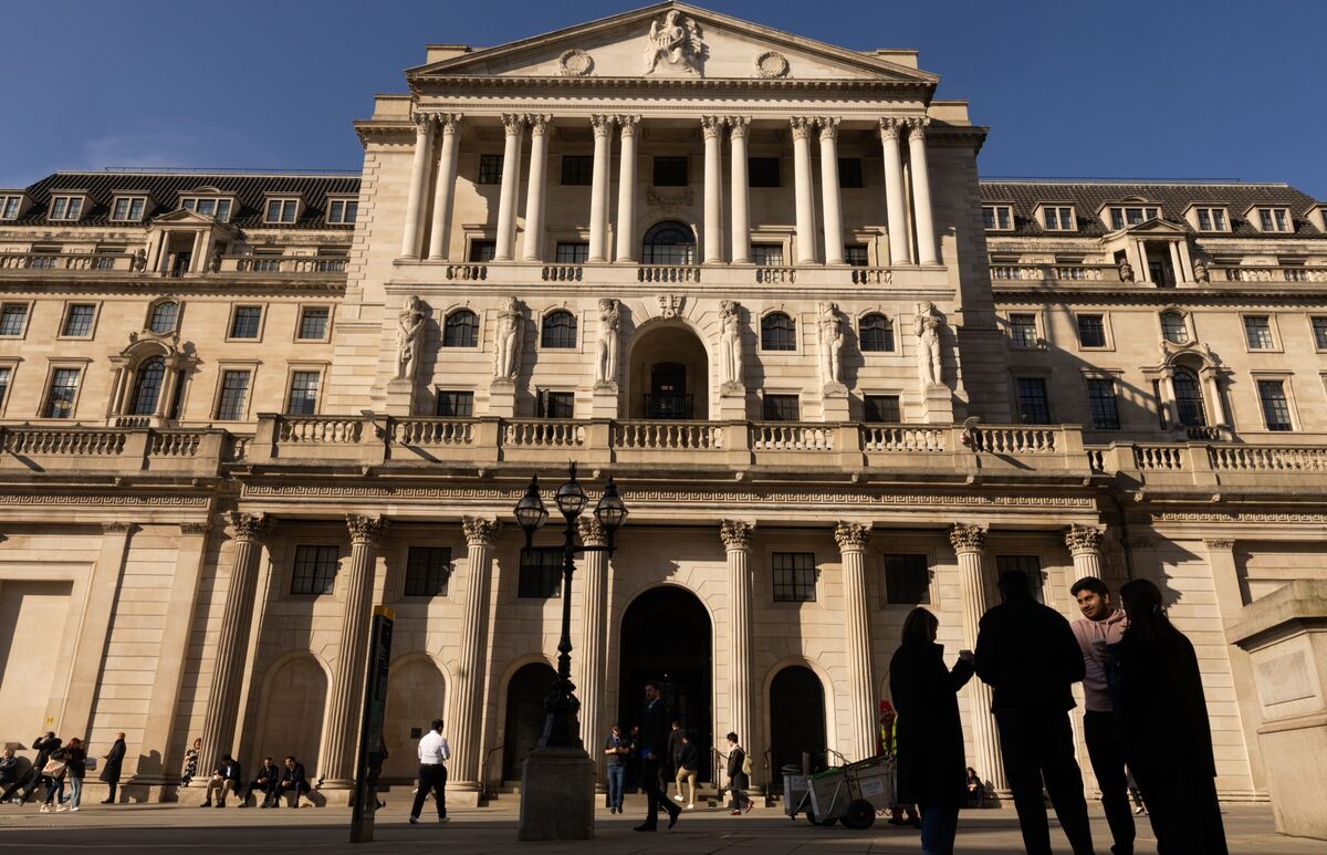 Bank of England Hands Staff Inflation-Matching 3% Pay Raise - Bloomberg