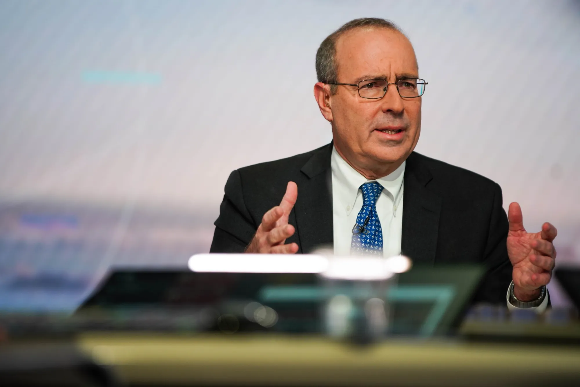 Fed’s Barkin Says Need Clarity on Inflation Before Cutting Rates ...