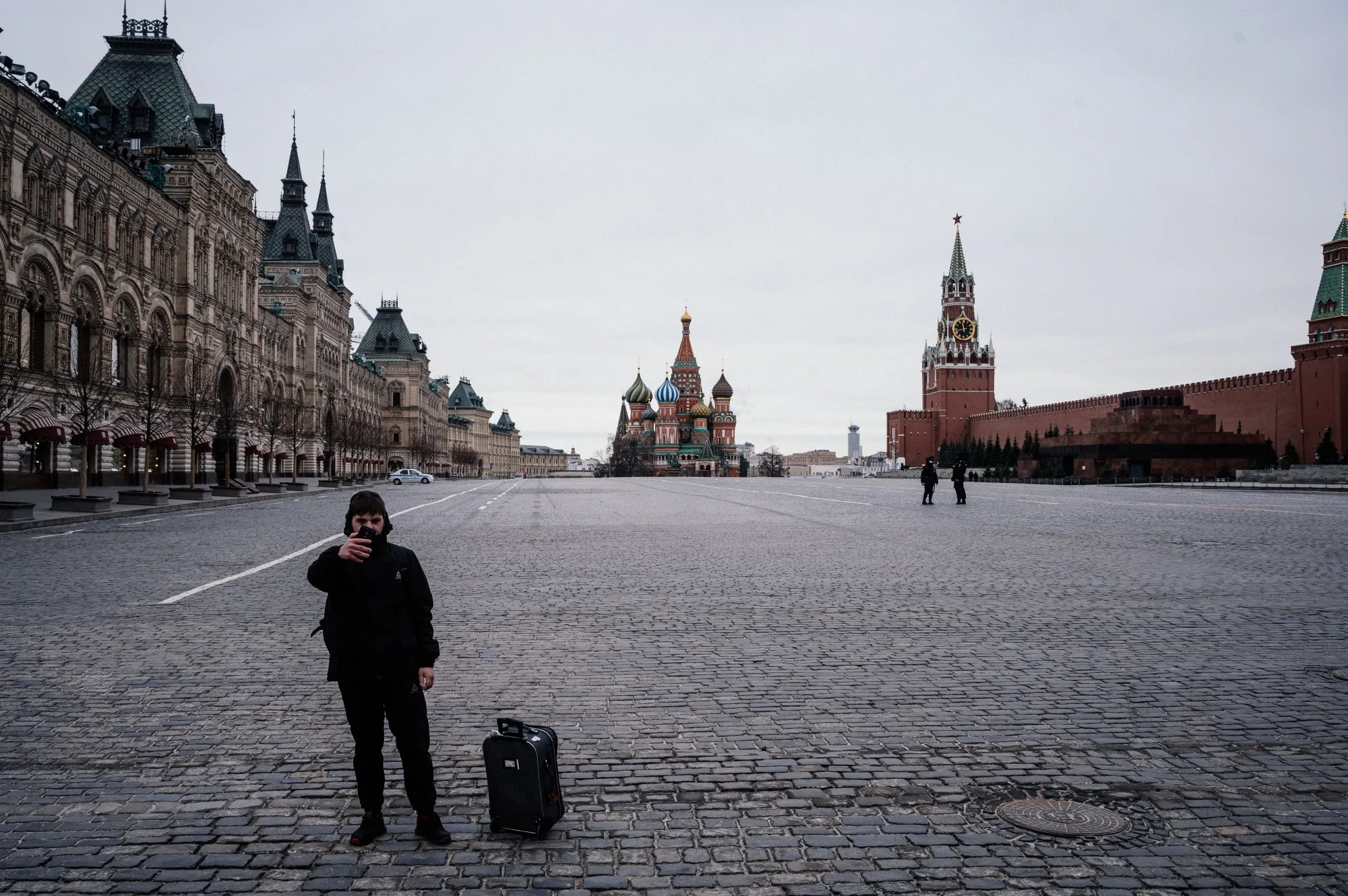 Putin’s Economic Isolation Suddenly Doesn’t Look So Bad - Bloomberg