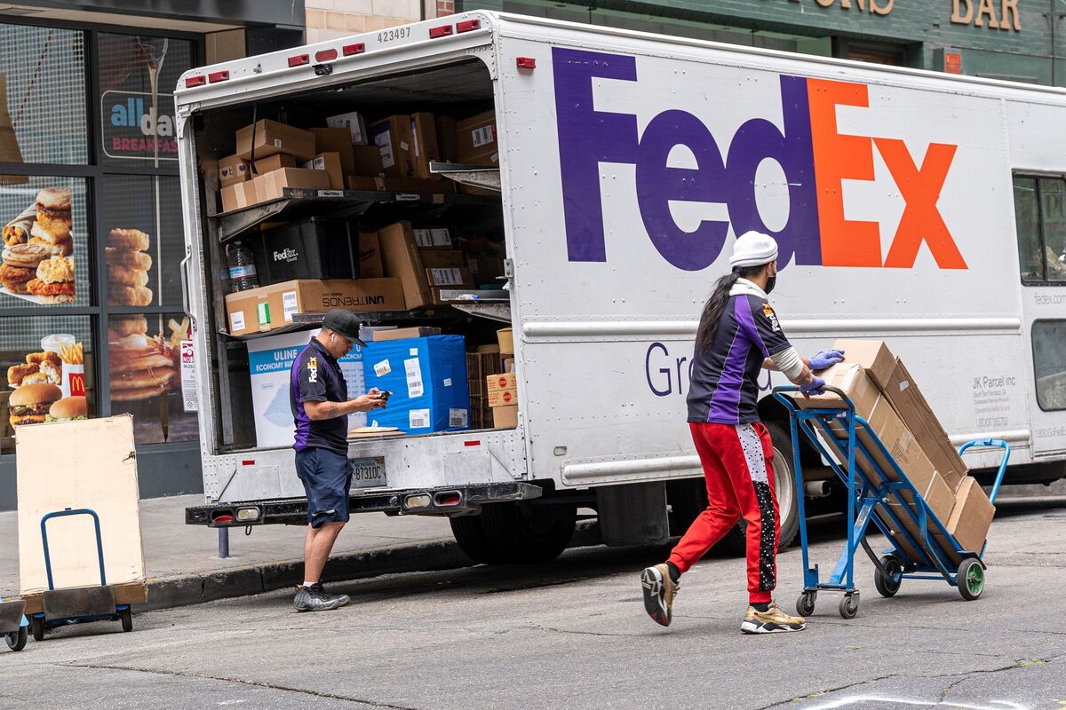 FedEx (FDX) Merges Delivery Networks, Targets $4 Billion in Cost Cuts ...