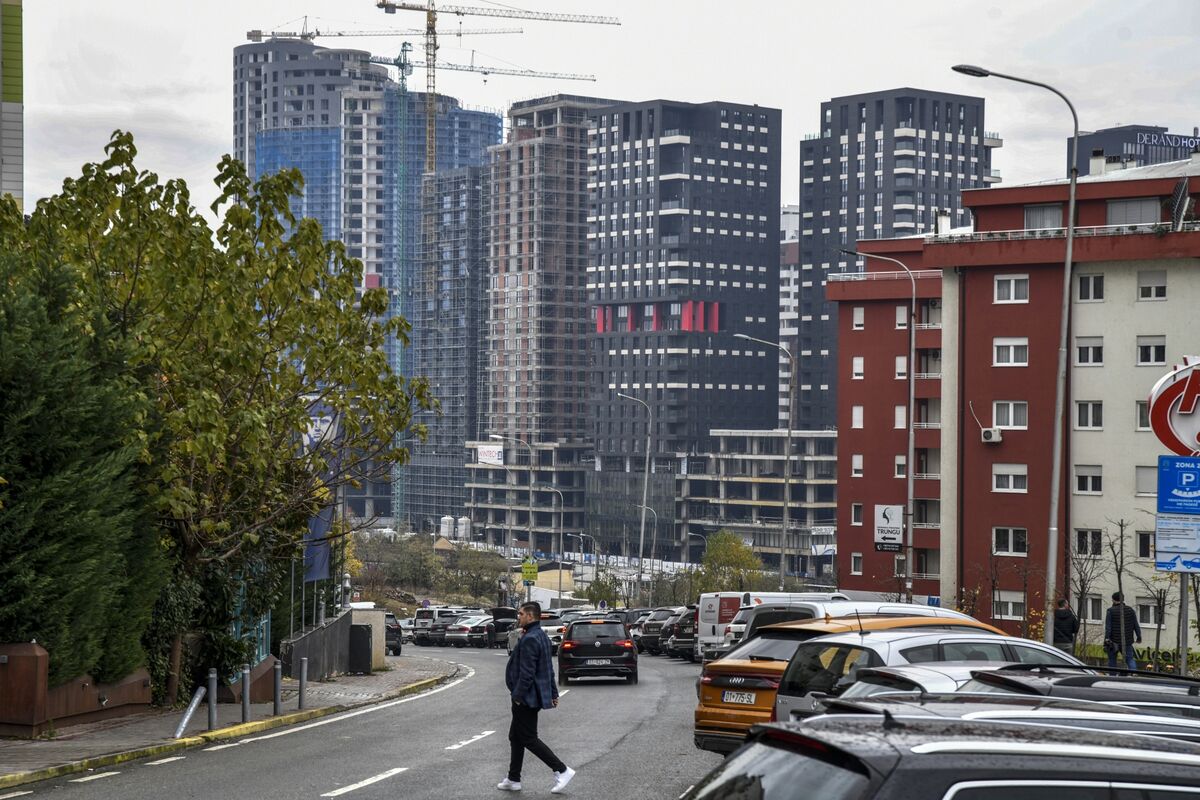 Kosovo Closure of Serbian Post Office Criticized by US, EU - Bloomberg