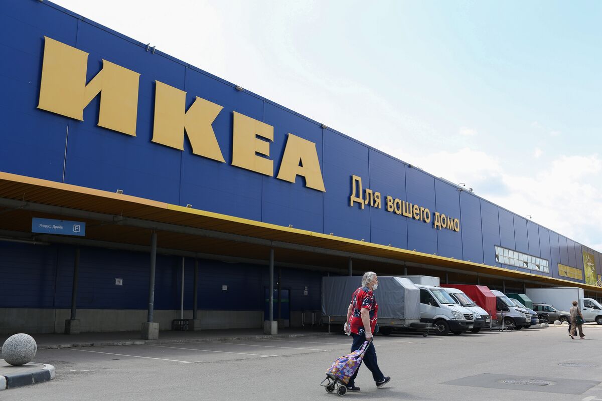 Russia Targets Ikea Unit Over Customs-Duty Dispute - Bloomberg