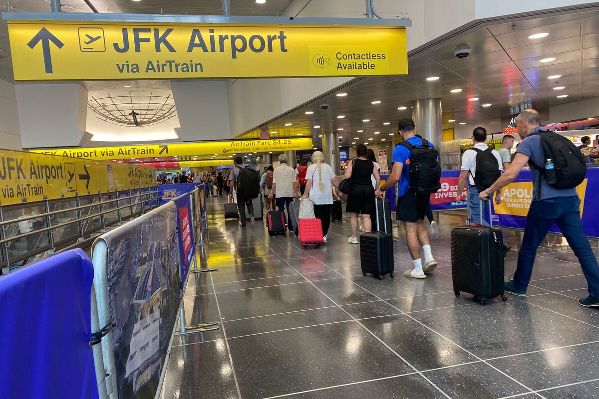 JFK Airport Subway Station Up for Revamp Under Hochul Plan - Bloomberg