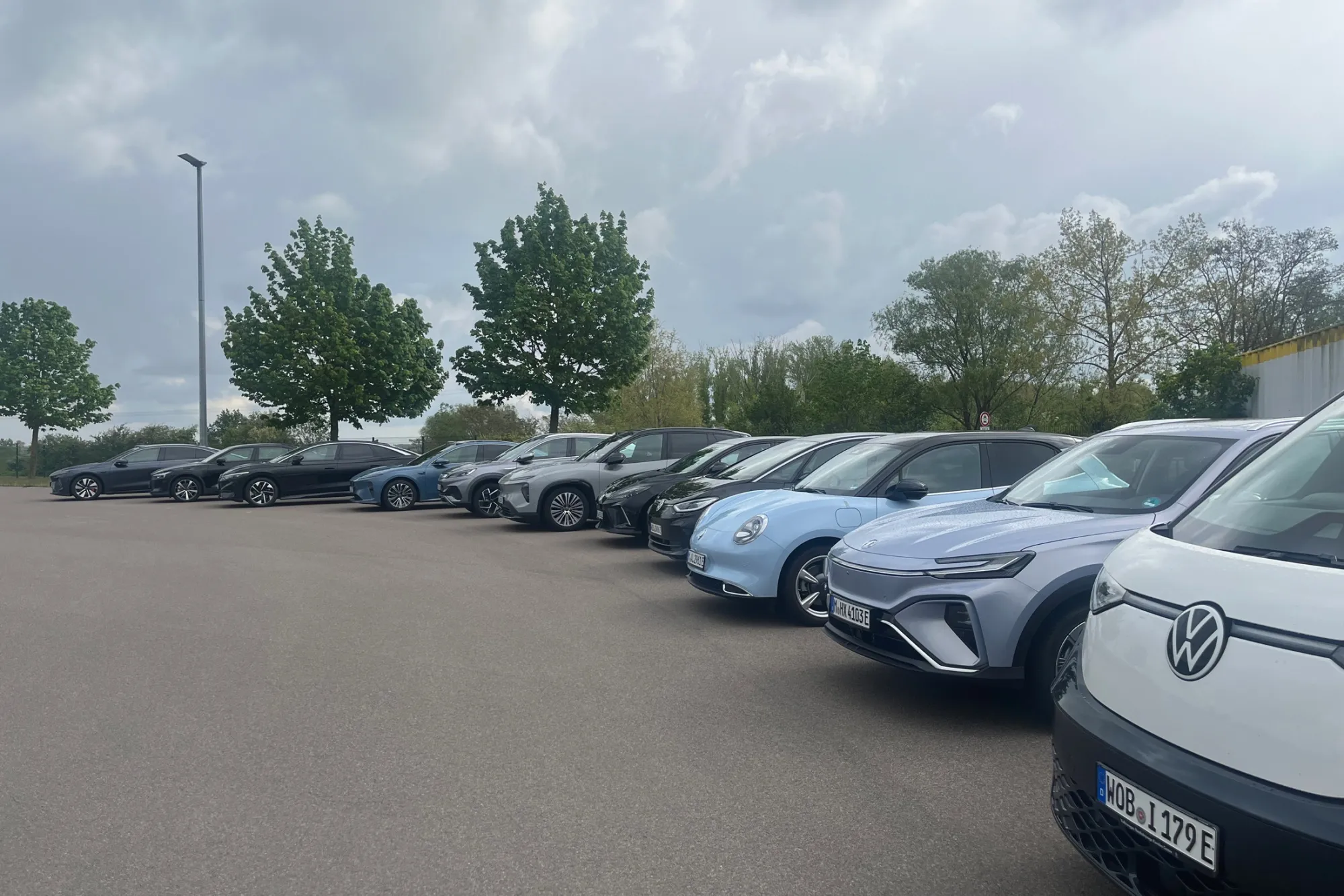 VW Dealers Brace for China’s EV Blitz With BYD, Nio Test Drives - Bloomberg