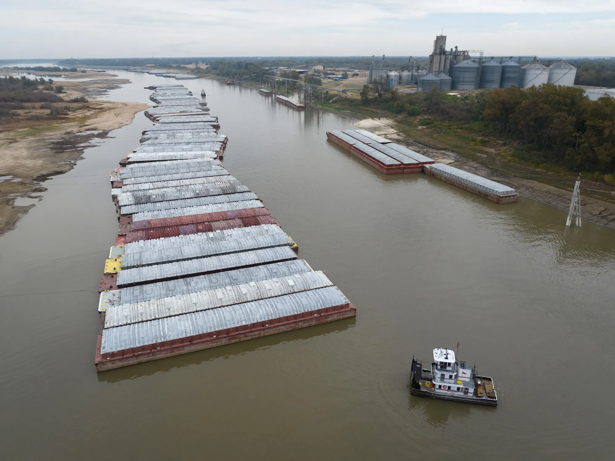 Barge Spot Rates Hit $23.34 a Ton as Mississippi River Water Levels ...