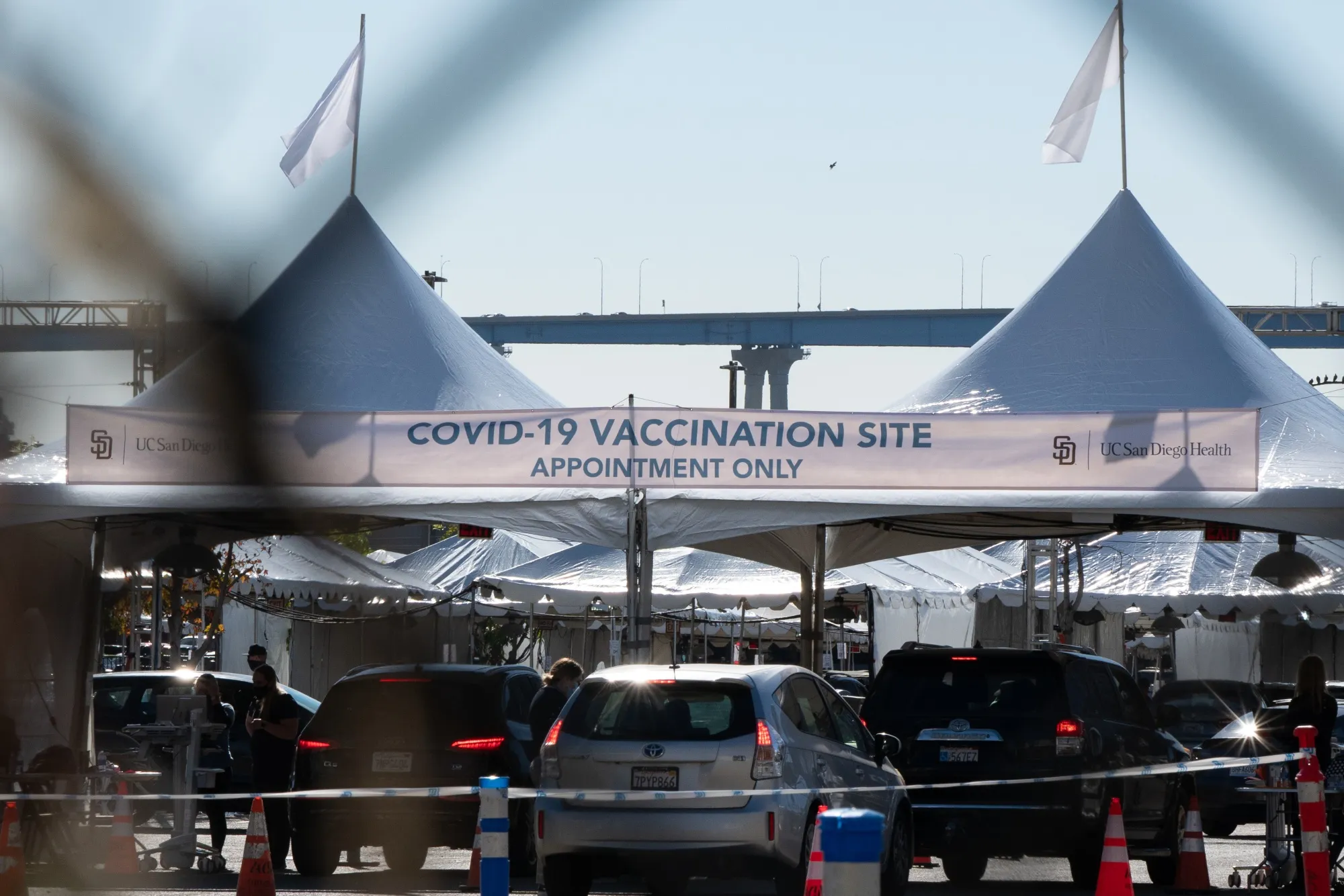 Foreigners Get Vaccinated Too at U.S.’s Busiest Border Crossing - Bloomberg