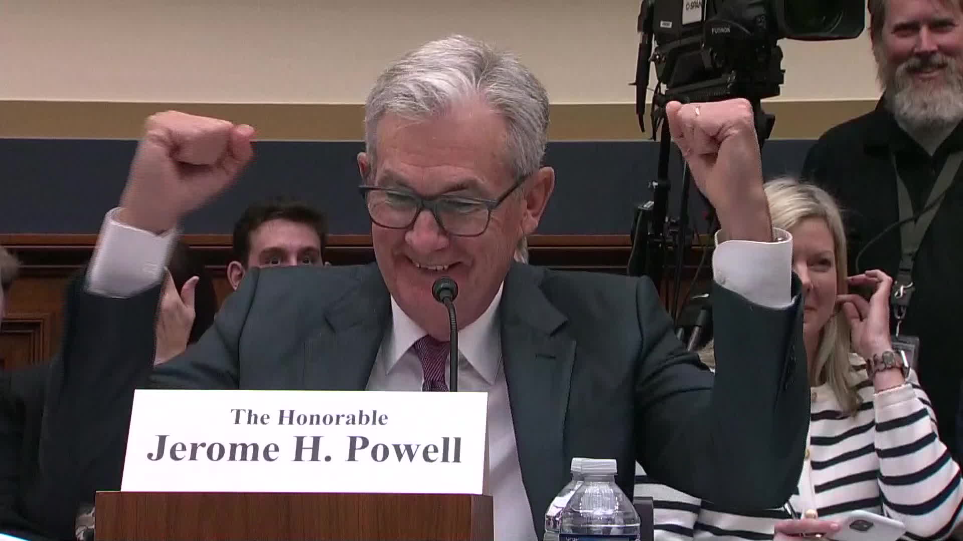 Watch Fed's Powell Admits to Being a Deadhead - Bloomberg