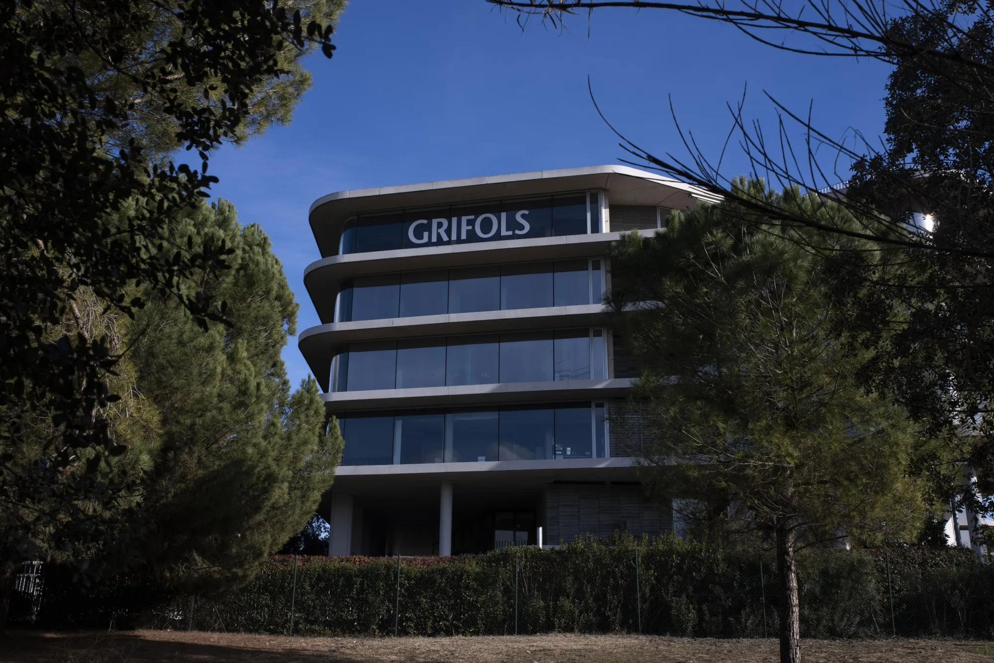 BCE pide a bancos detalles sobre exposición a española Grifols - Bloomberg