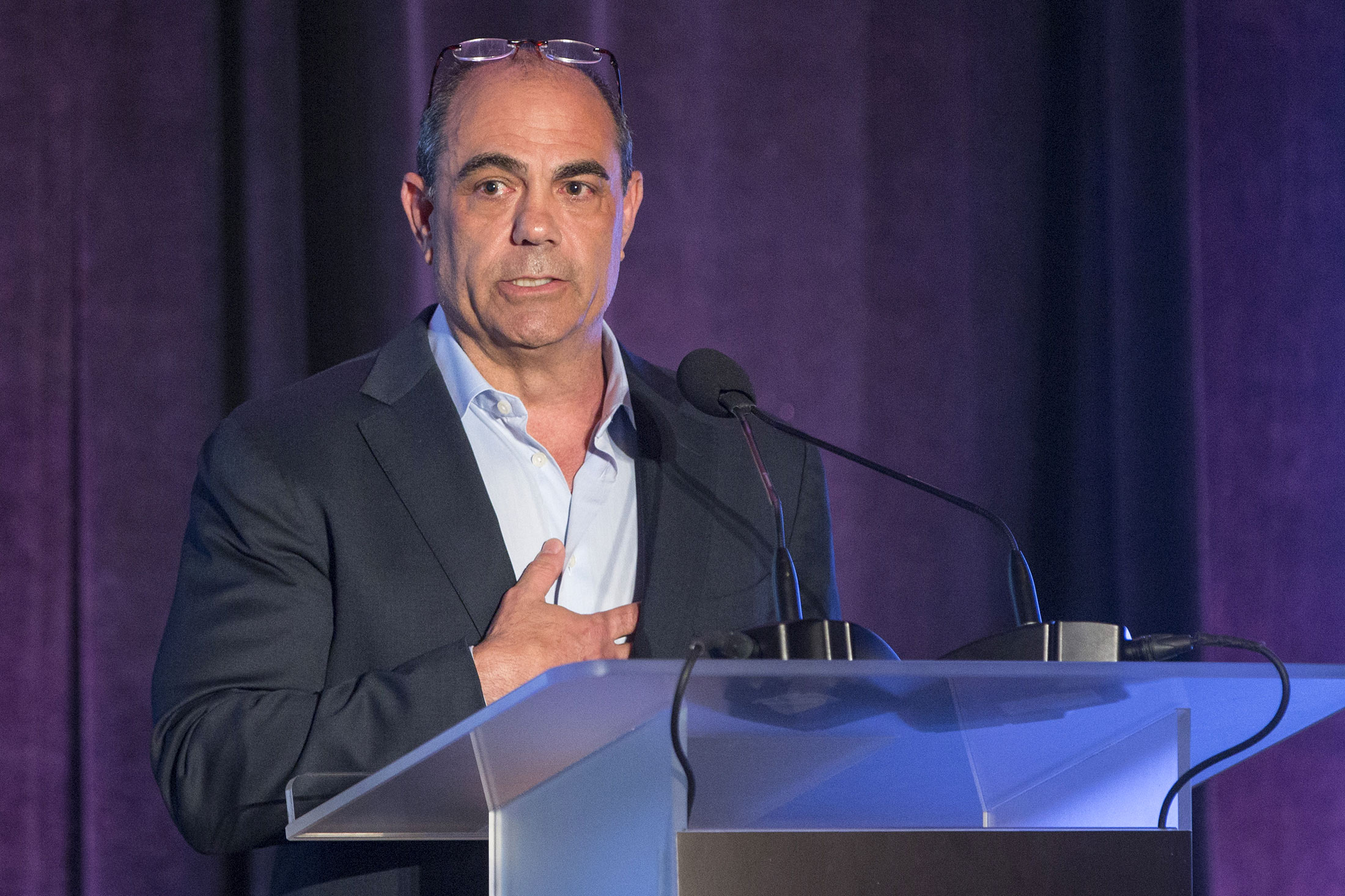 GE to Pay Departing CFO Up to a Year's Salary in Severance Deal - Bloomberg