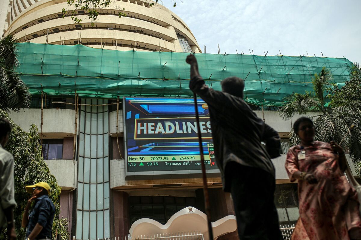 Foreigners on Longest Buying Streak of Indian Stocks in a Year - Bloomberg