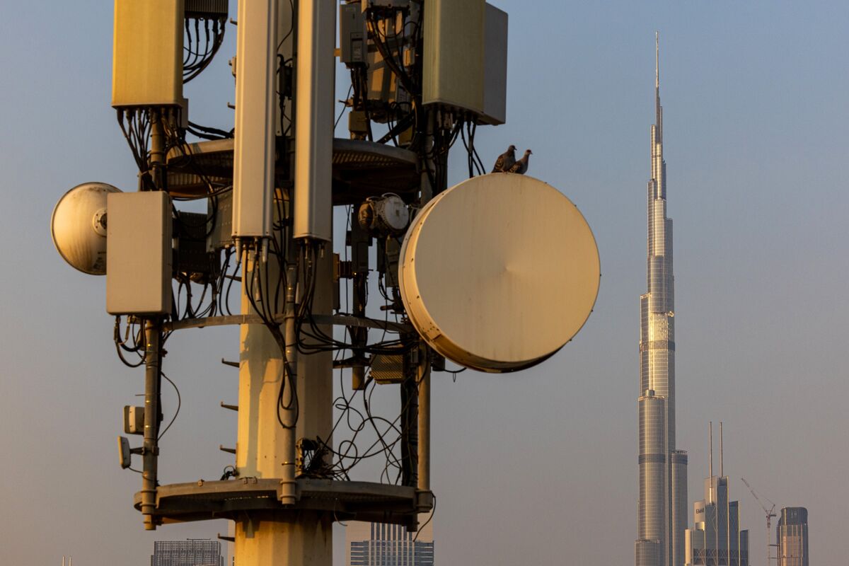 Emirates Telecom Beats Estimates, Posts $2.7 Billion Profit - Bloomberg