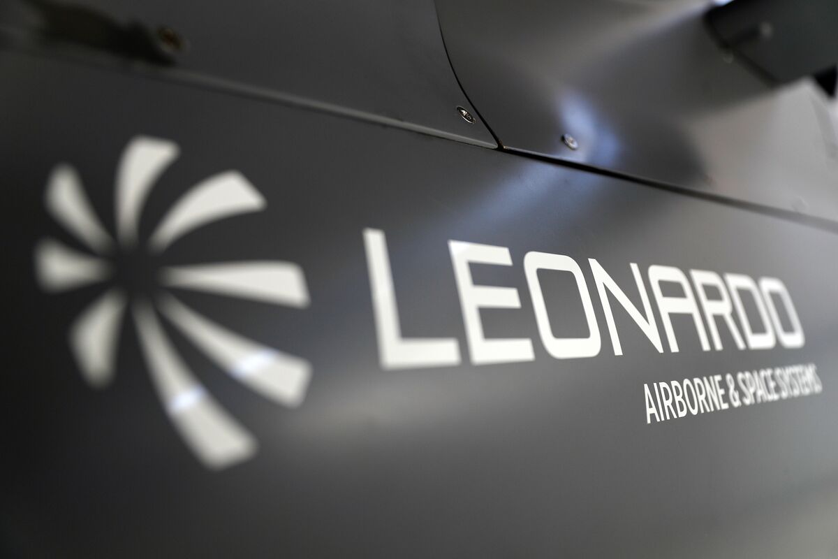 Boeing Supplier Leonardo Overhauls 787 Site as Model Work Slows - Bloomberg