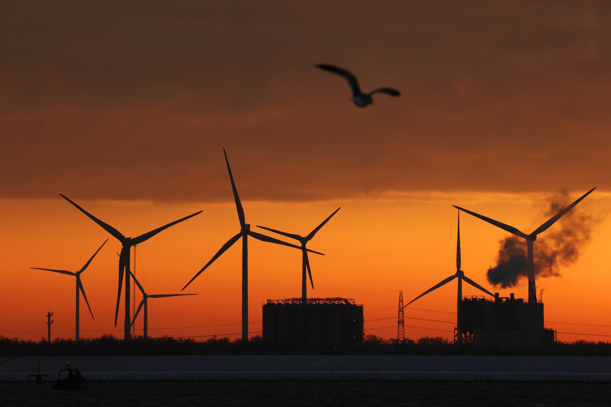 German Power Market Set for Near-Record Wind Output - Bloomberg