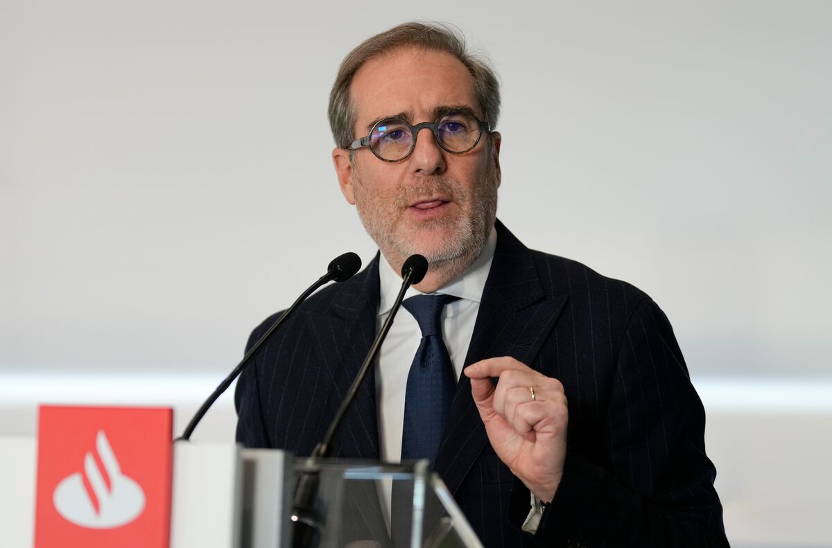 Banco Santander Is Reorganizing Management Structure, Combining Banking ...
