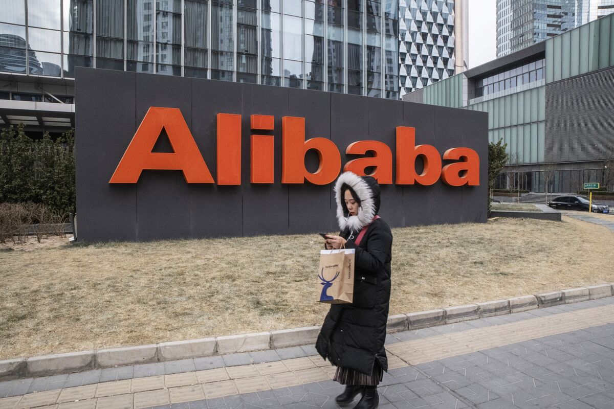 Alibaba Won’t Join Hong Kong’s Stock Benchmark Any Time Soon - Bloomberg