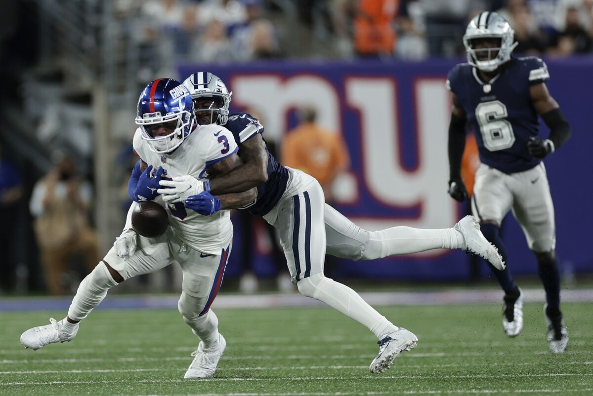 Veteran Giants Receiver Sterling Shepard Has Torn ACL - Bloomberg