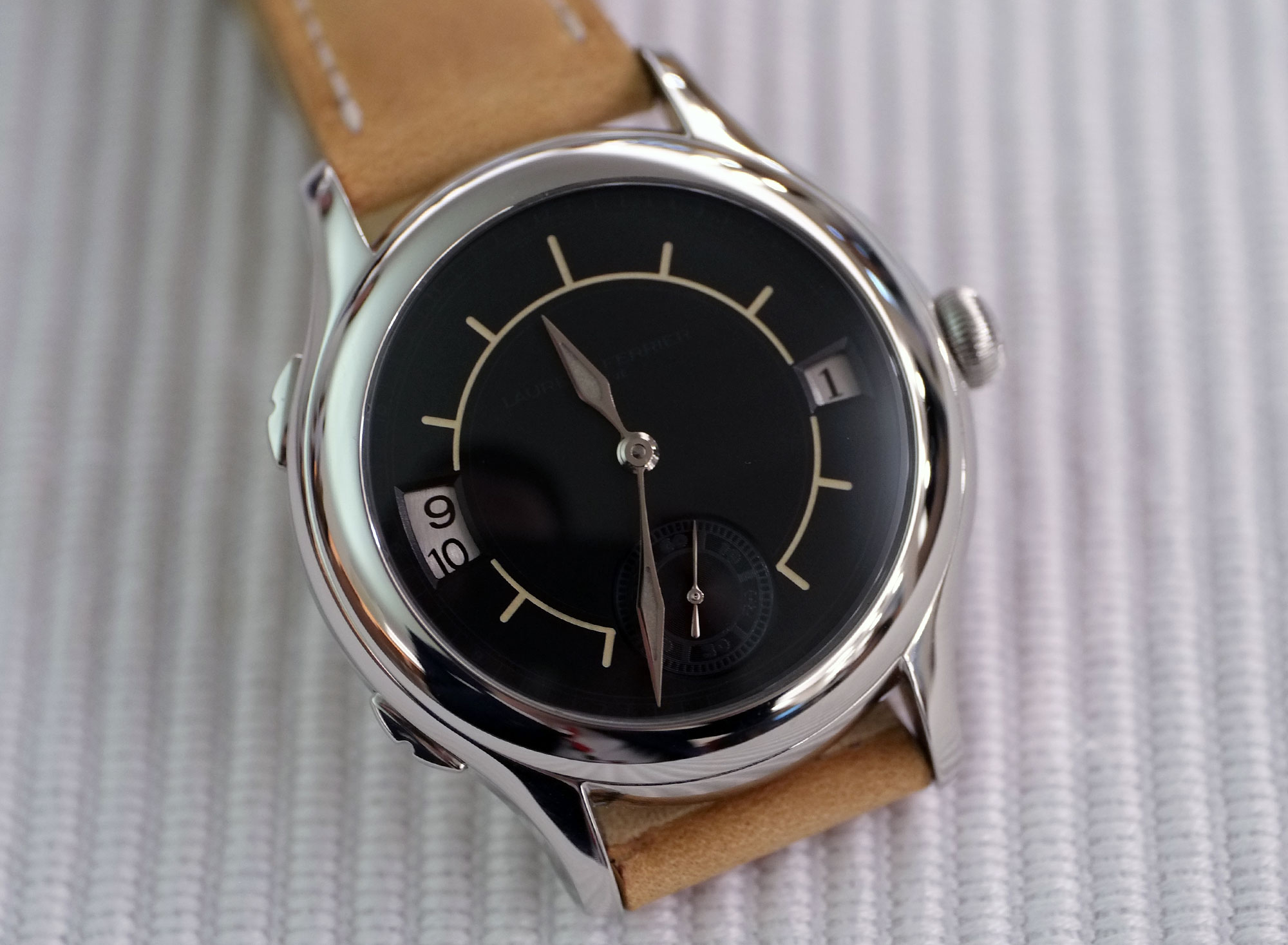 Nine Can’t-Miss, New Watches From 2016’s First Luxury Expo - Bloomberg