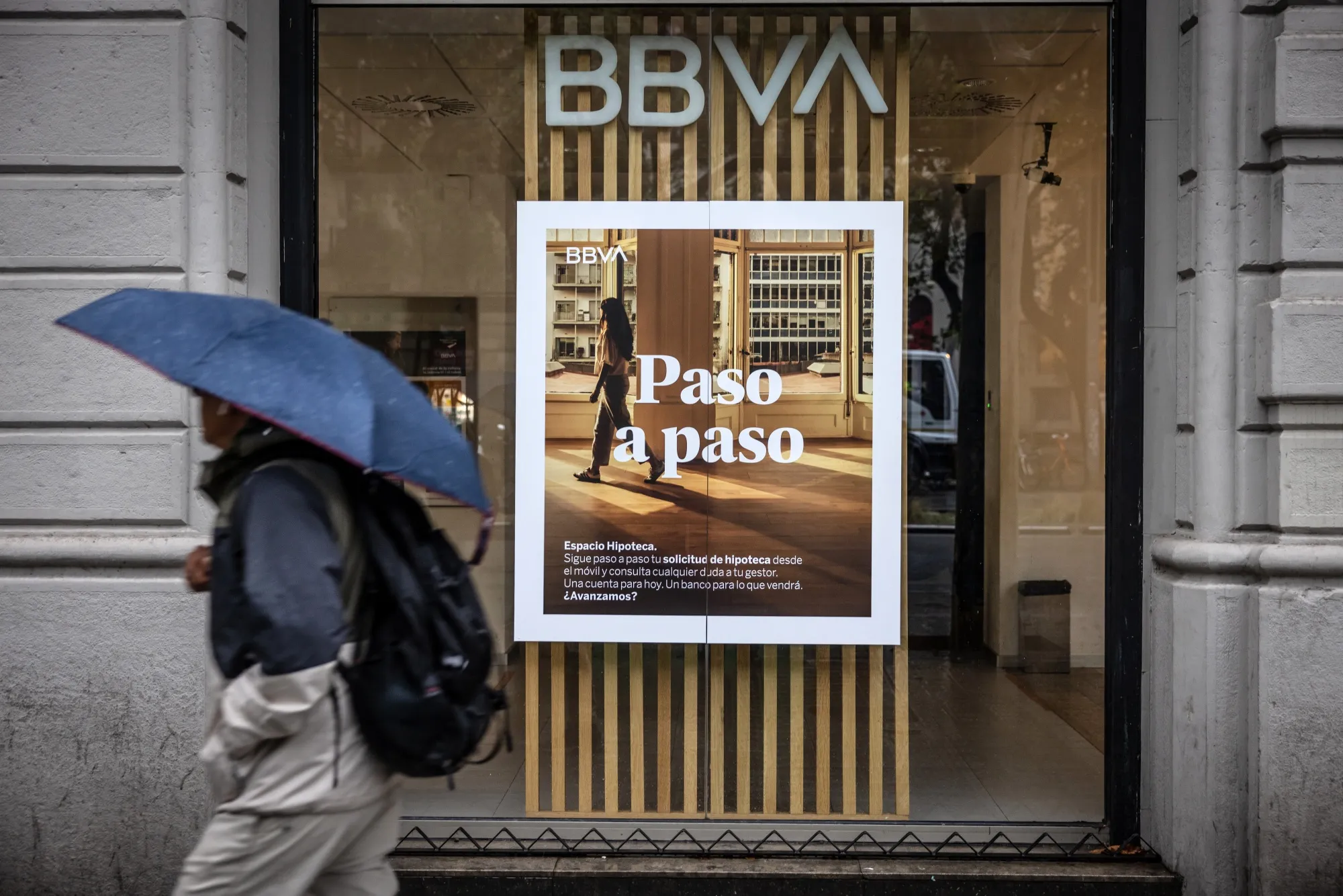 BBVA Gets Mexican Antitrust Approval for Sabadell Takeover Bid - Bloomberg