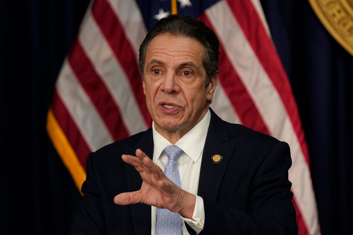 Cuomo Sees Blow From N.Y. Tax-Hike Plan Offset by SALT Repeal - Bloomberg