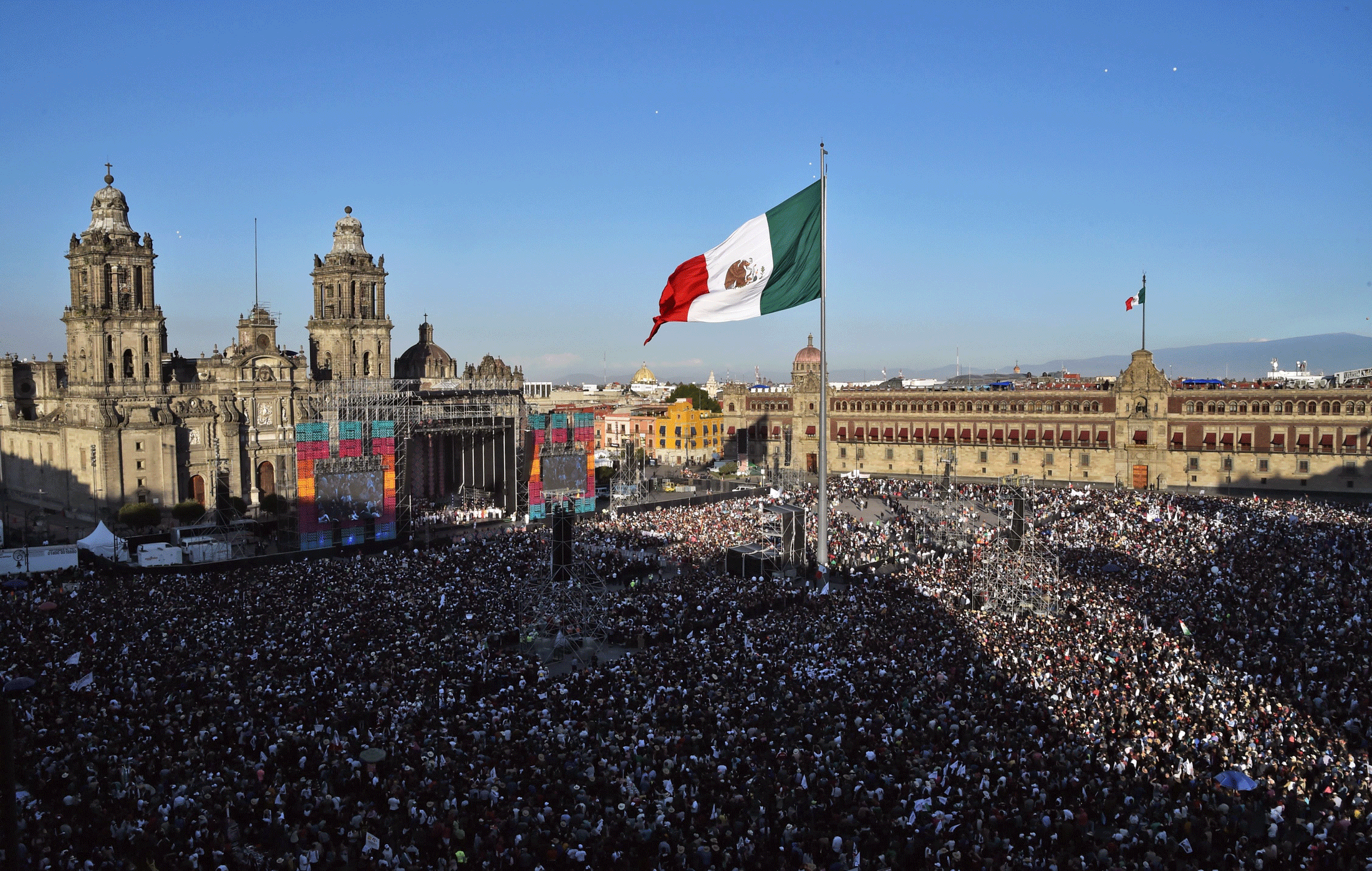 AMLO's First Week Widens Divide Between Markets and Fans at Home ...