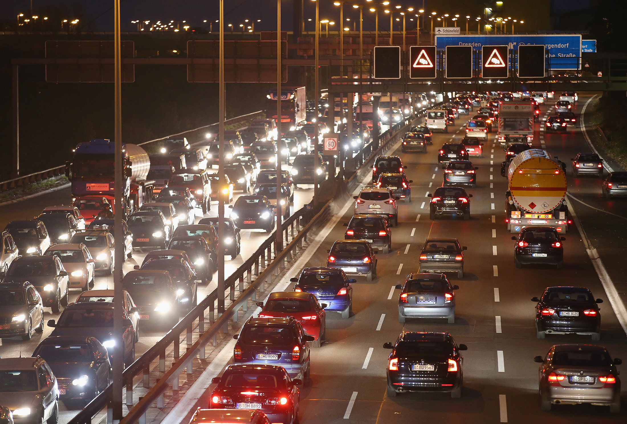 Crumbling German Autobahns Leave Drivers Stuck in Traffic Jams - Bloomberg