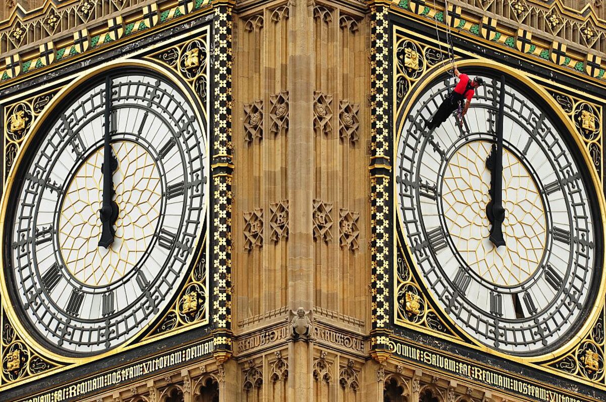 Fund the Queen's House Repairs, and Don't Let Big Ben Fall - Bloomberg