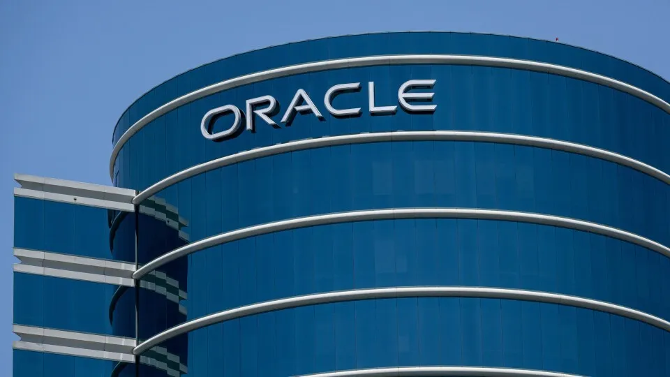 Watch Blue Owl Won’t Back $10 Billion Oracle Data Center Deal: FT ...