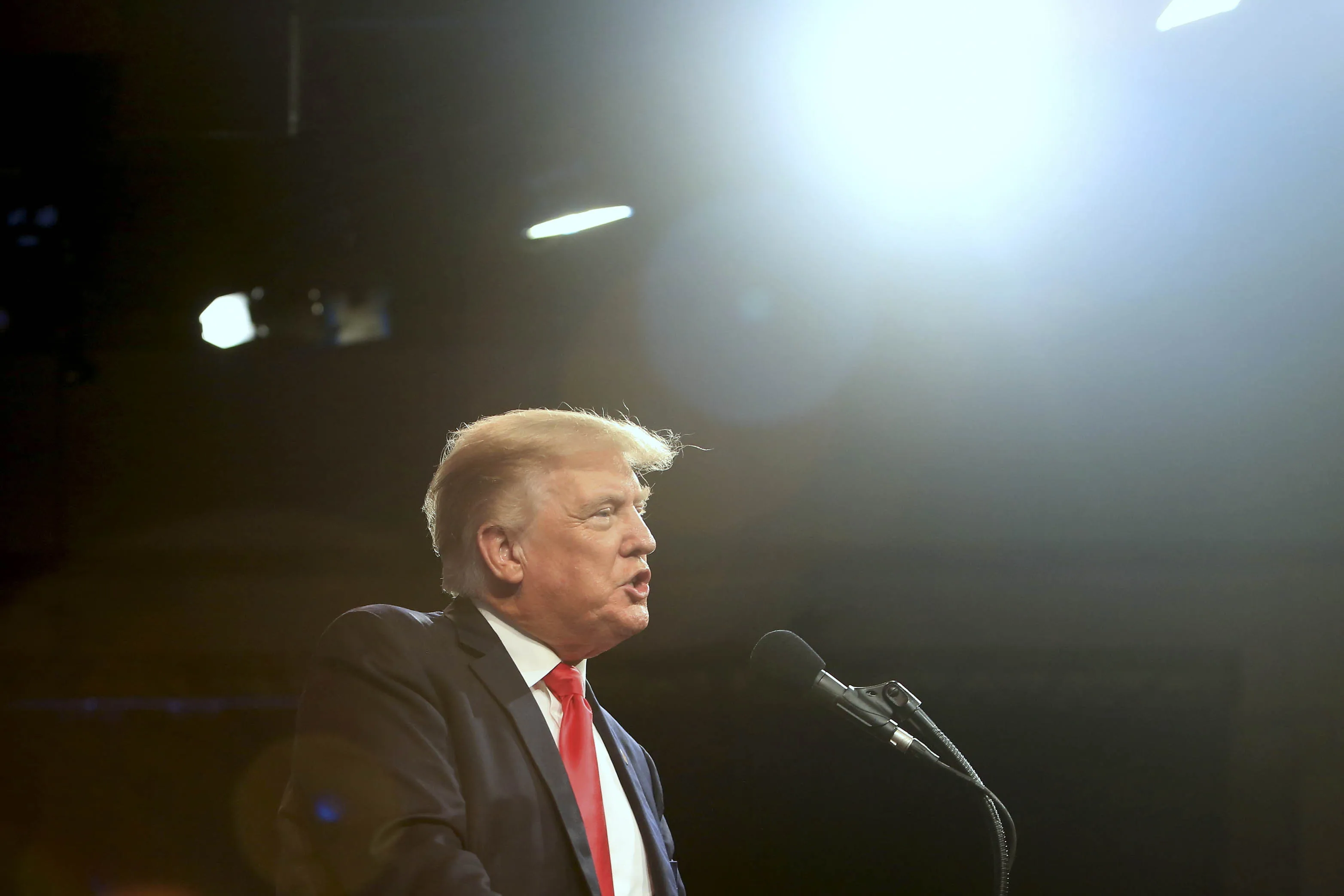 Trump Still the Overwhelming Choice Among Republicans at CPAC - Bloomberg