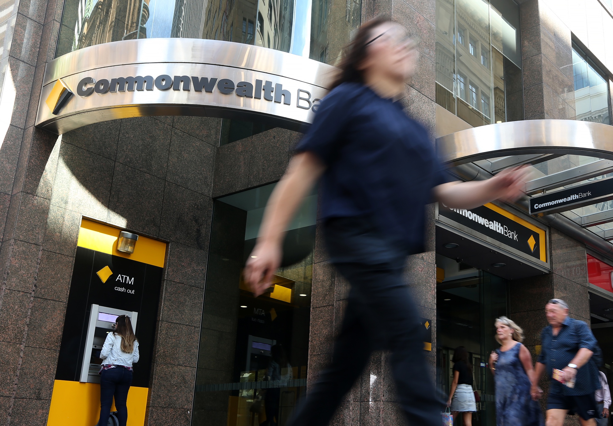 Commonwealth Bank Shelves Spinoff of Troubled Wealth Unit - Bloomberg