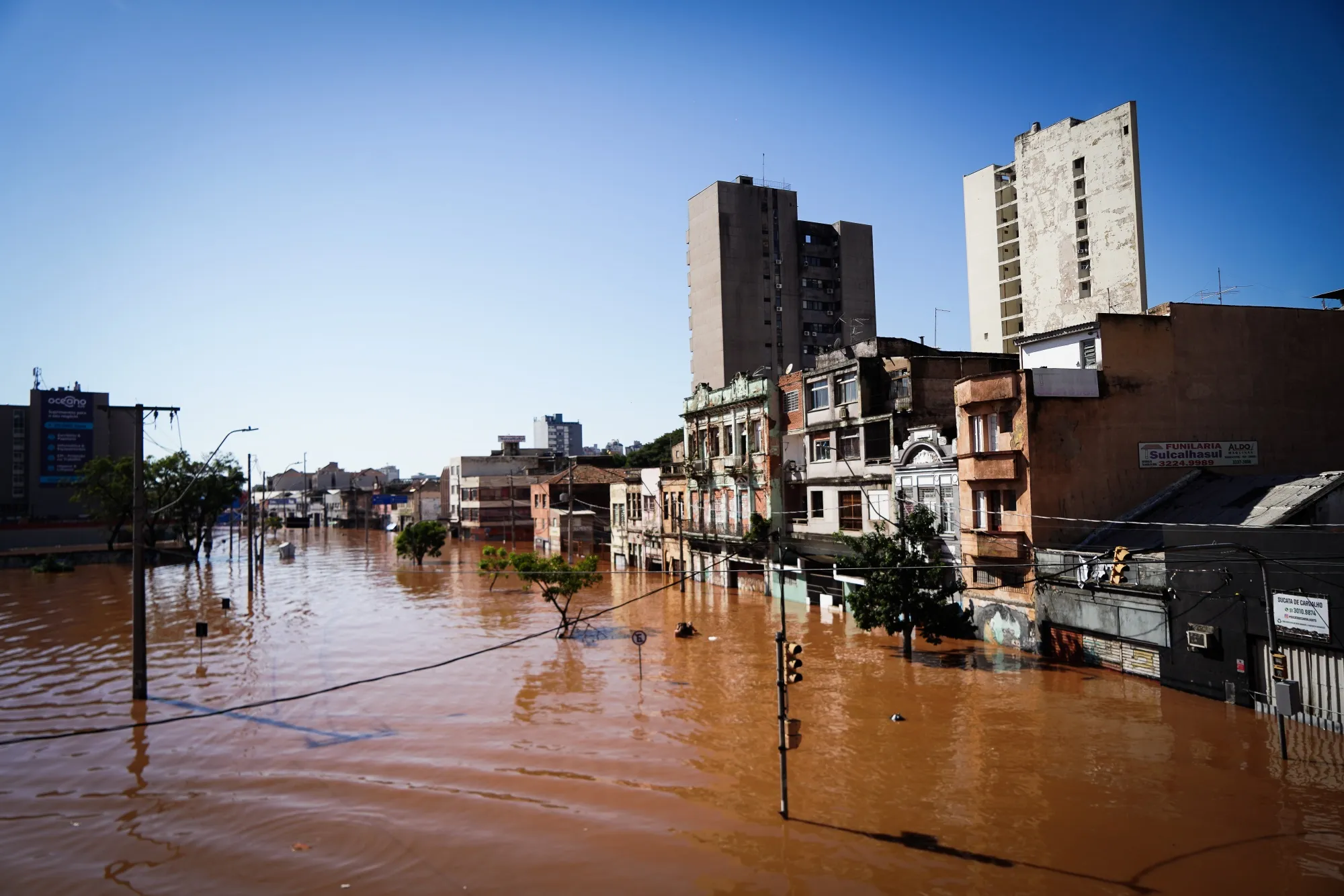 Fires and Floods Turn Climate Into a Major Worry for Brazilians - Bloomberg