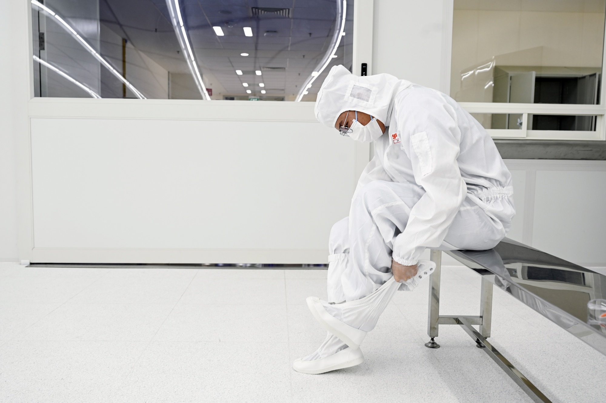 Singapore Seeks to Better Compete in Specialty Chip Market - Bloomberg