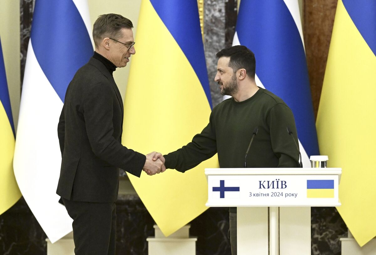 Finland Signs Cooperation Deal With Ukraine for Long-Term Aid - Bloomberg