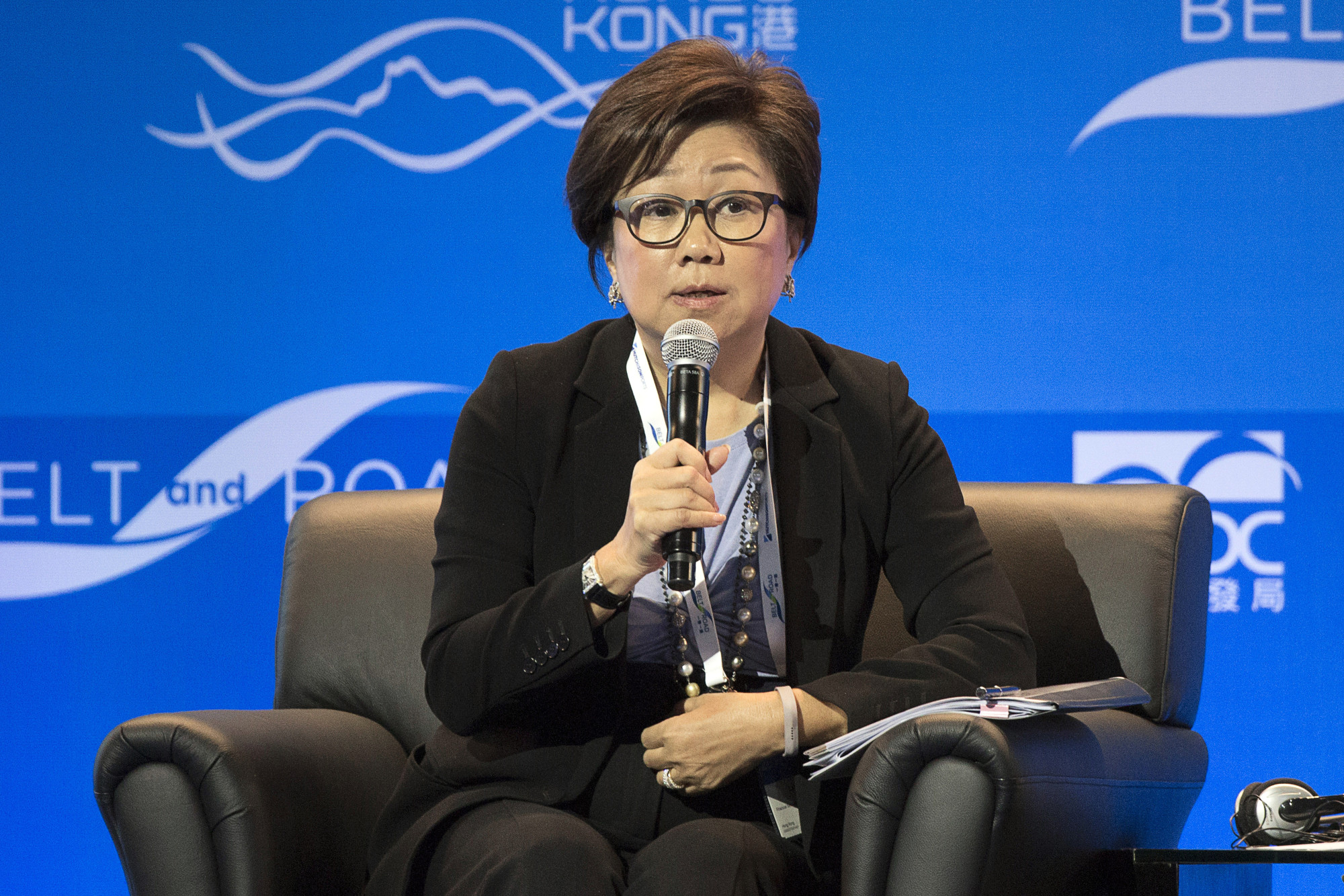 Hong Kong Bourse Plans on Naming First Female Chairman, Source Says ...