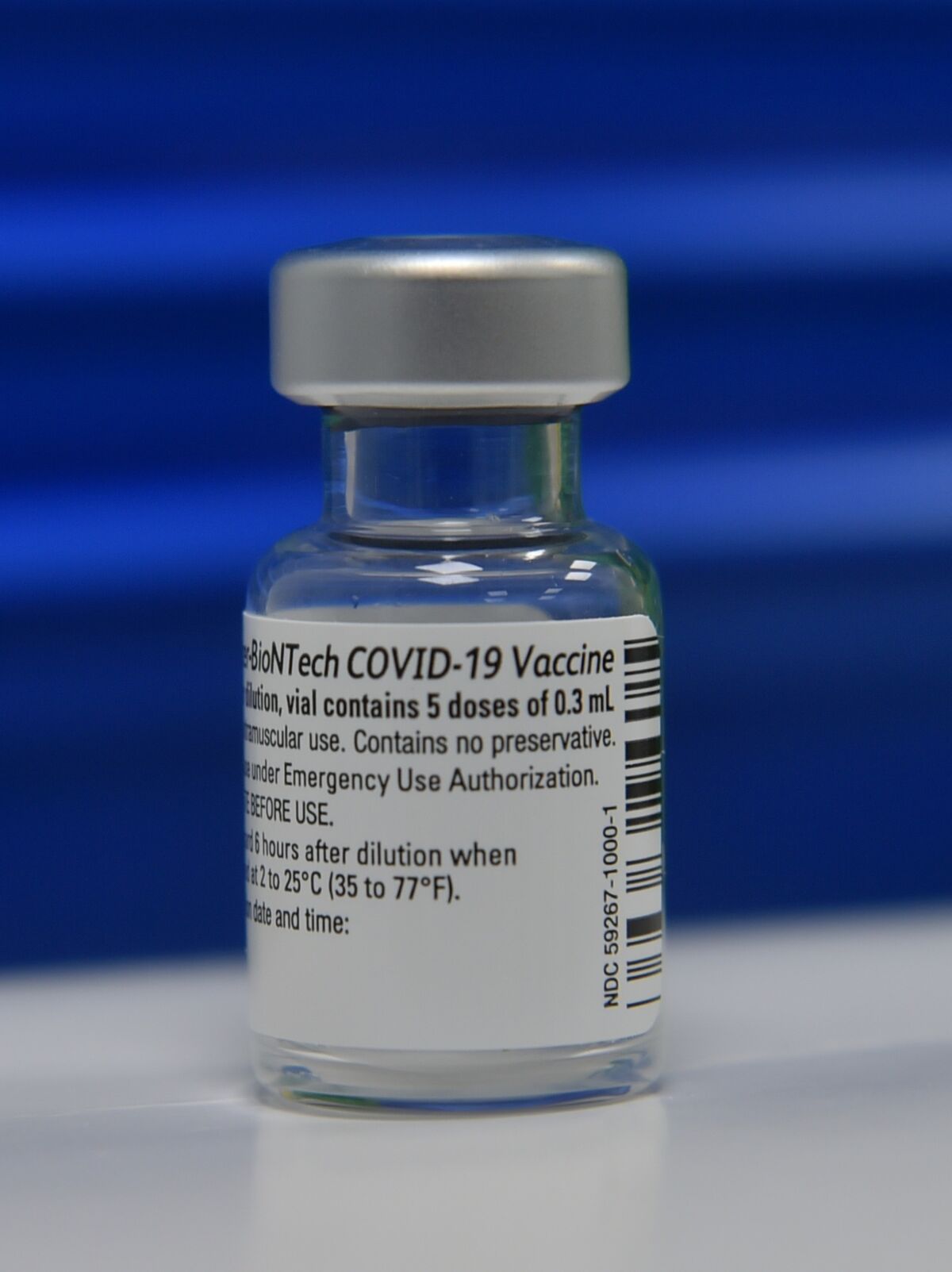 Pfizer Vaccine Gets Canada Approval; First Shots Next Week - Bloomberg