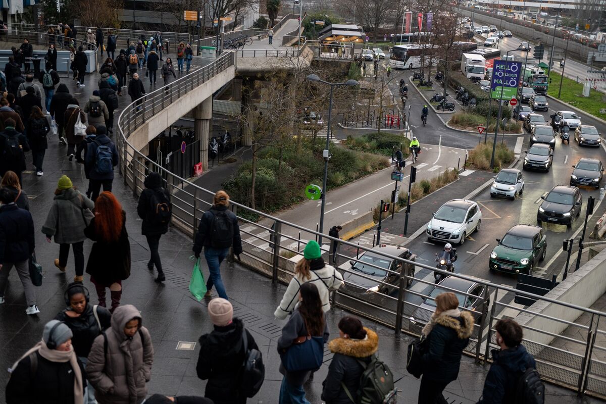 Europe Bond Sales Top €61 Billion in Record-Breaking Day - Bloomberg