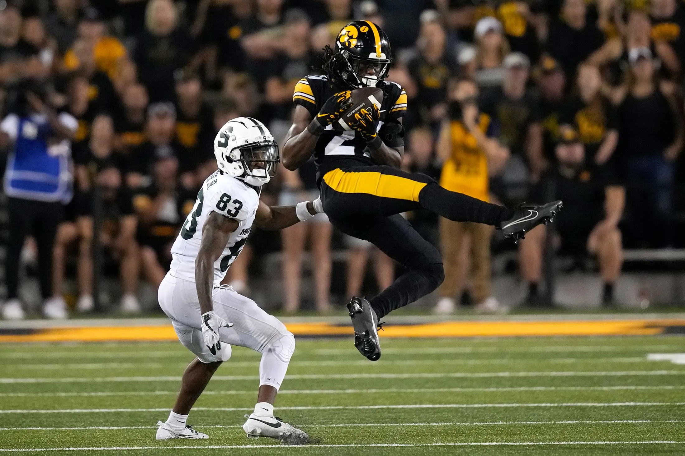 College Football NIL Chaos Inspires 72-Team League Pitch - Bloomberg