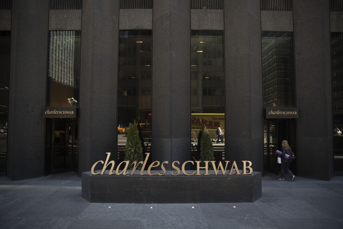 Charles Schwab (SCHW) Revenue Beats, Deposits Trail Estimates - Bloomberg