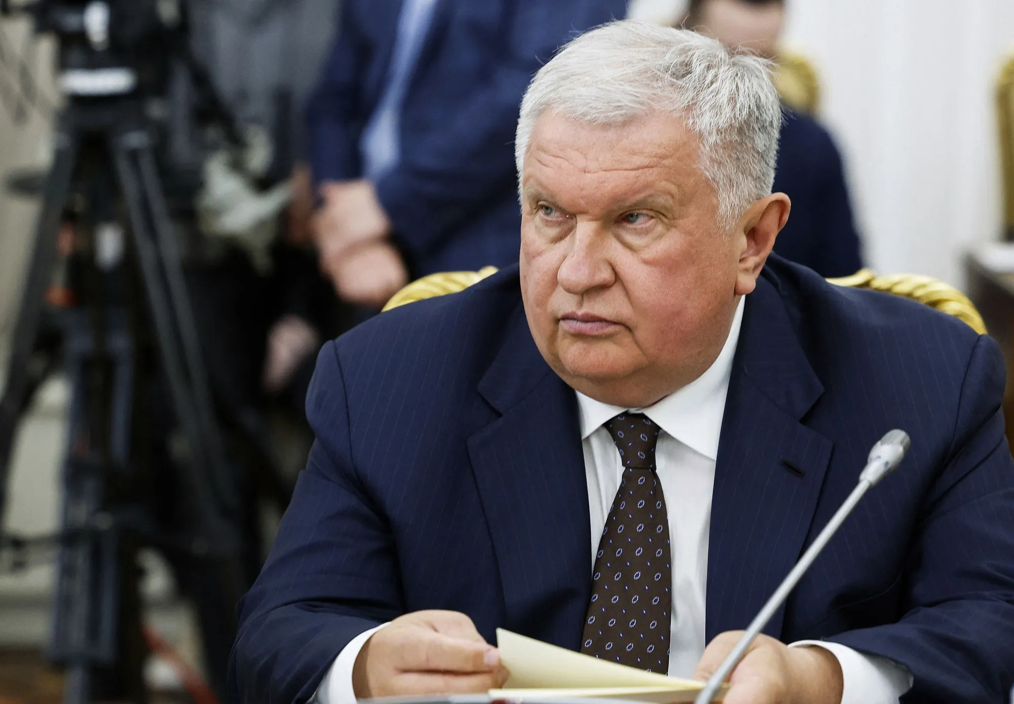 The Trading Tycoon Steering Russia’s Global Oil Business - Bloomberg