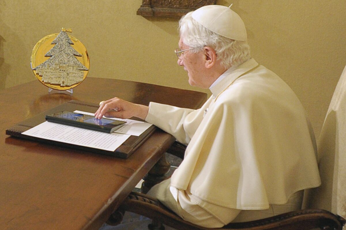 The Pope on Twitter: New Tool, Same Old Message - Bloomberg