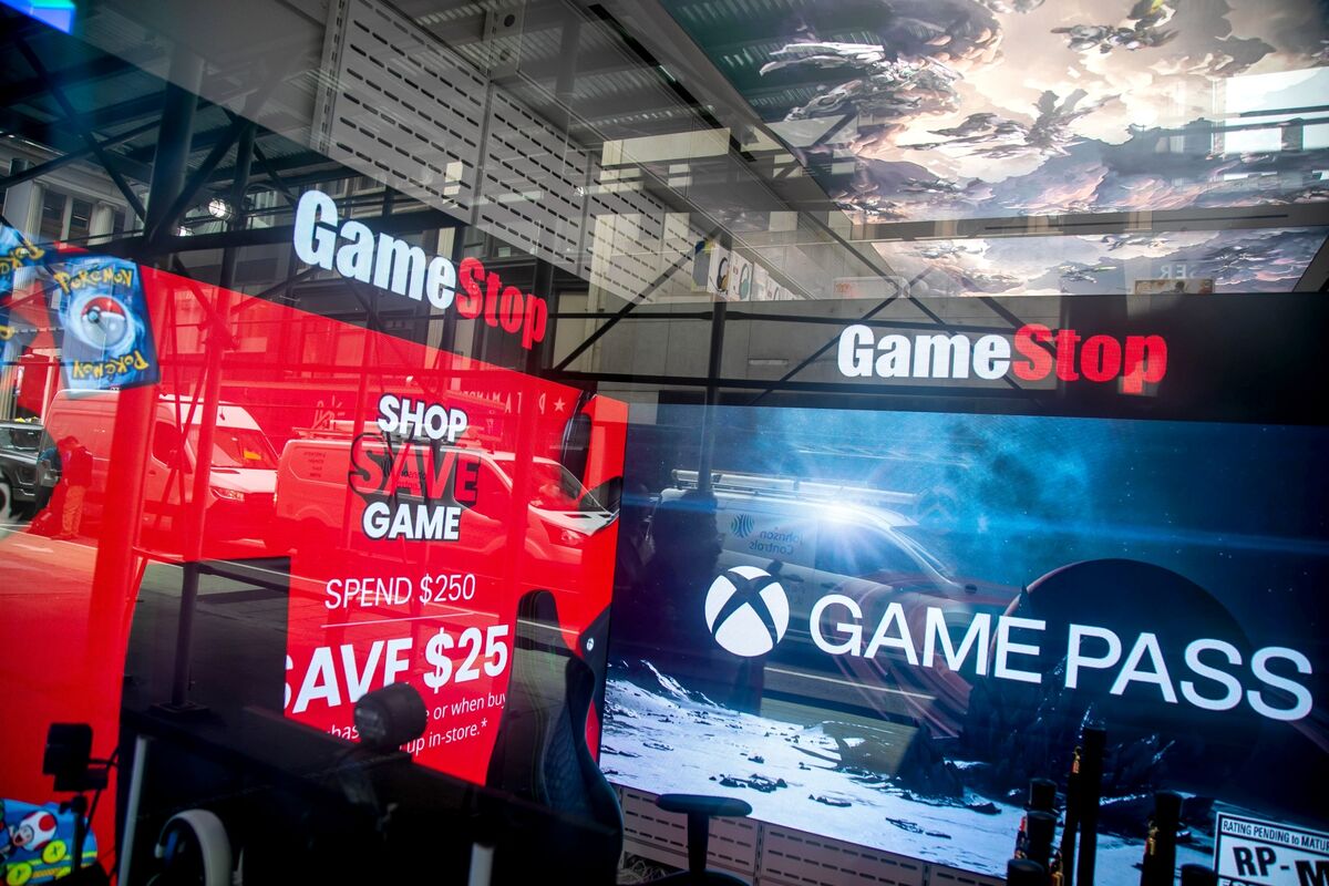 GameStop (GME) Should Cash In on Gains With Share Sale, Analysts Say ...