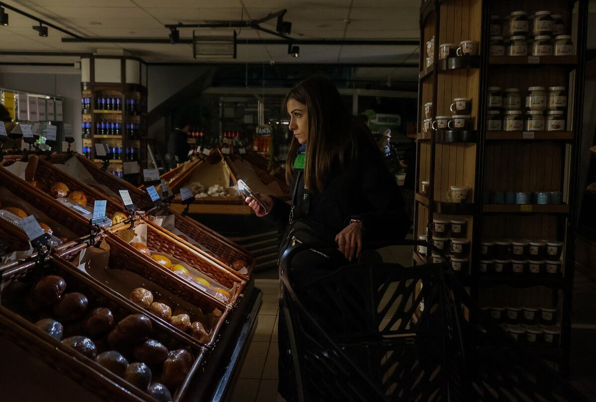 Ukraine Inflation Rate Steadies on Price Cuts Amid Blackout Fears ...