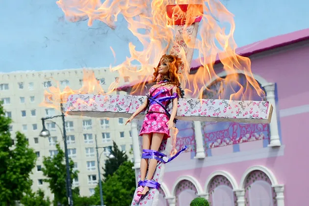 Protesters Don't Scare Barbie, but Innovation Should - Bloomberg