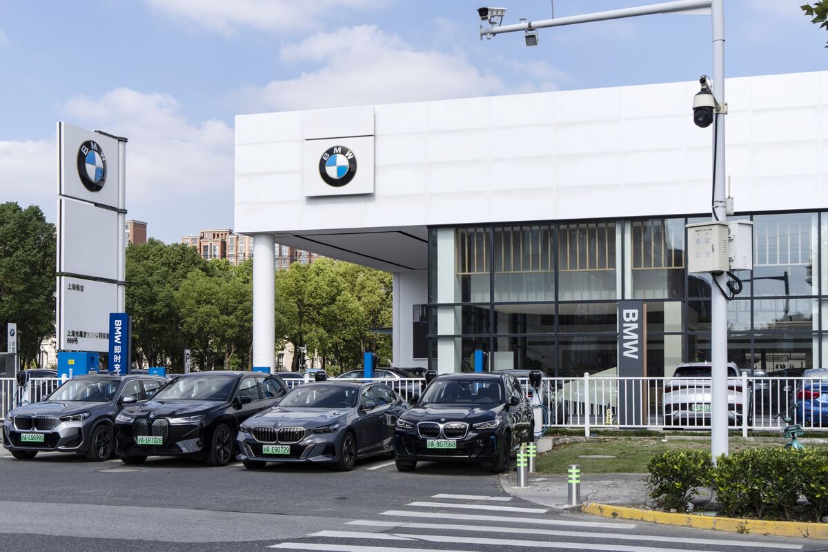 BMW Sees Tariffs, China Slump Weighing on Carmaking Profit - Bloomberg