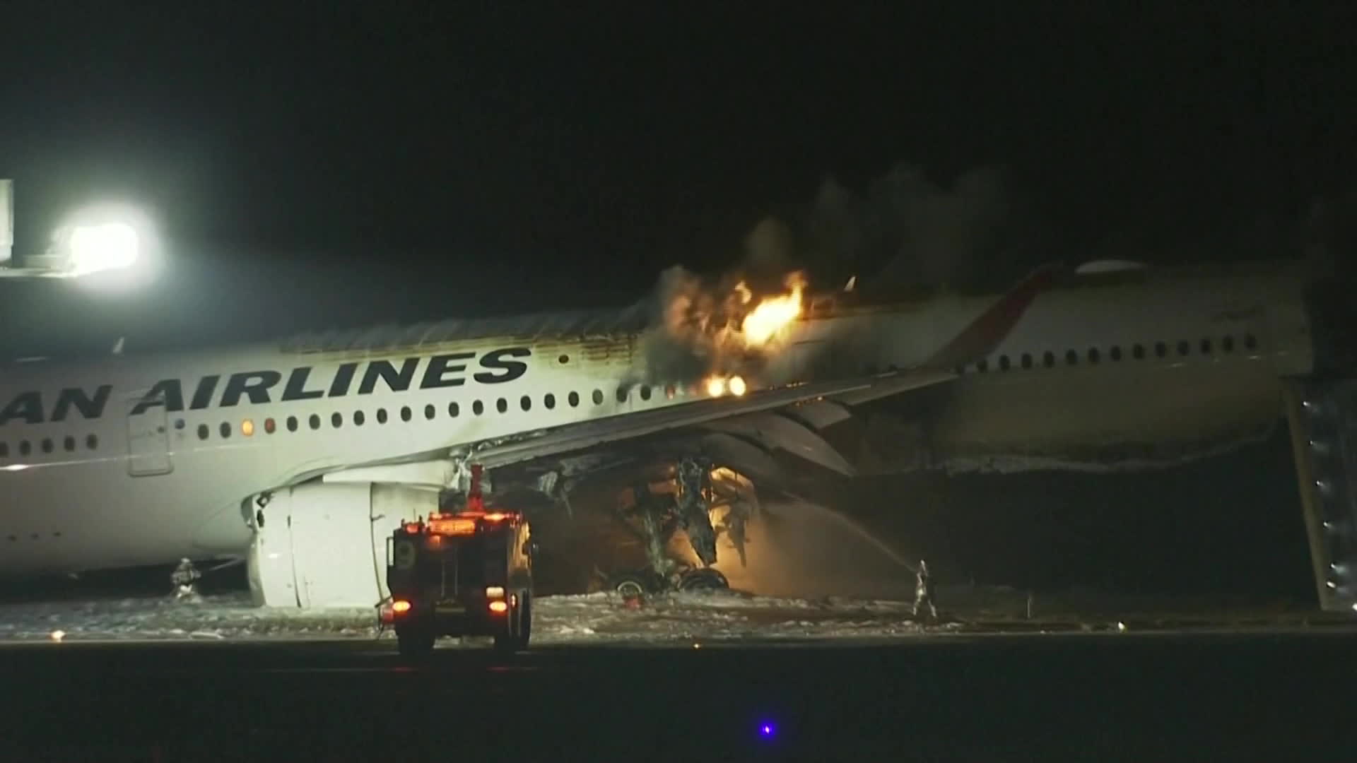 Watch WATCH: Plane on Fire at Tokyo’s Haneda Airport (Video) - Bloomberg