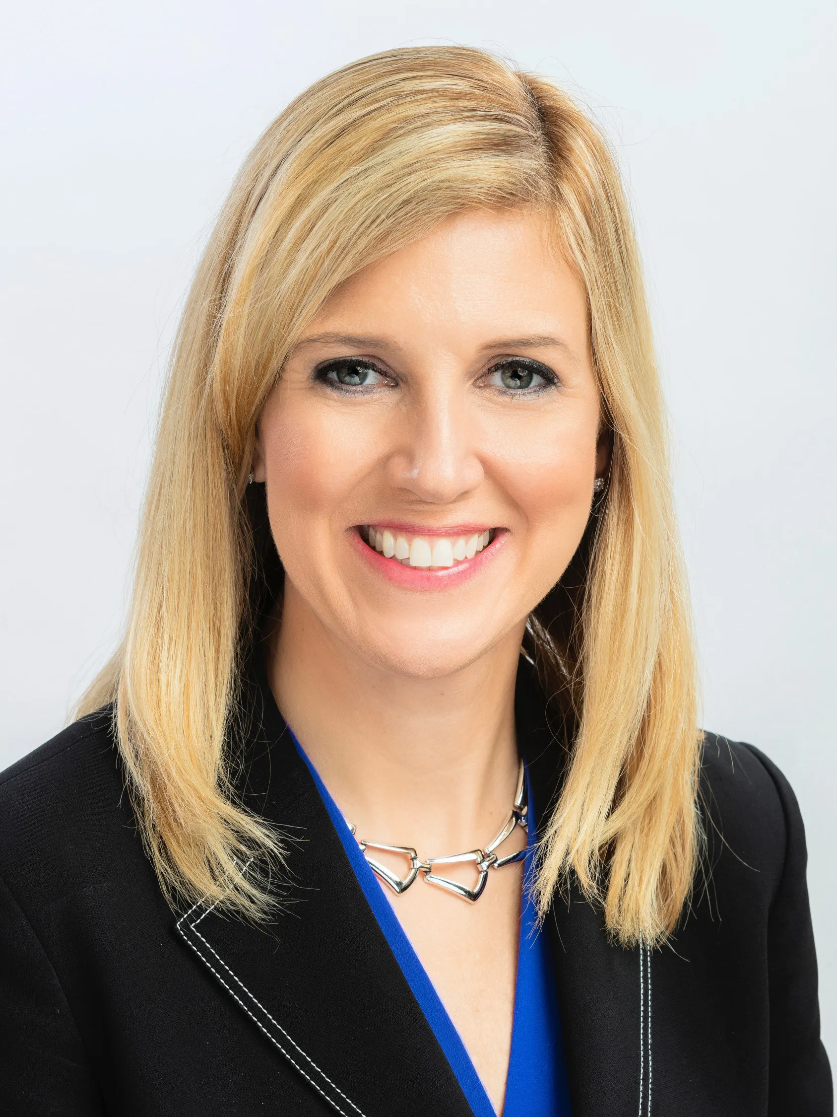 AutoNation CEO Cheryl Miller Down on Nissan, Says Musk Needs Help - Bloomberg